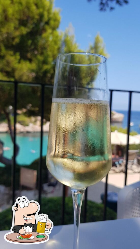 Sa Cala Beach Club, Cala D'or - Restaurant menu, prices and reviews