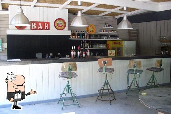 Le cabanon pub & bar, Floure