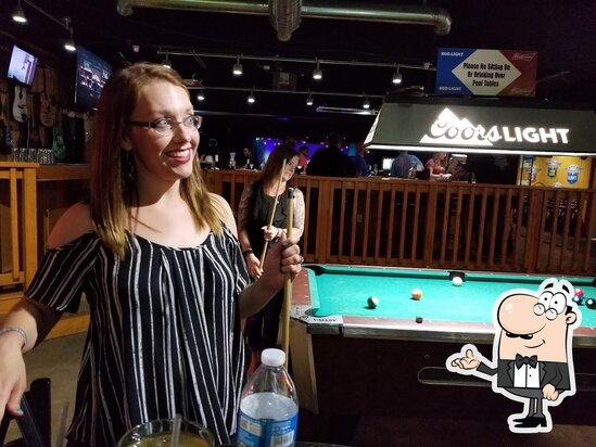 Hoot's Pub in Amarillo - Restaurant menu and reviews