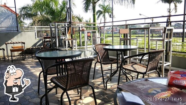 Borneo Cafe, Ponorogo - Restaurant reviews