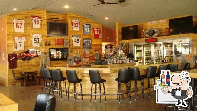 Menu at Sports Center pub & bar, Larchwood