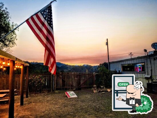 McCarty's Bar, Redwood Valley - Restaurant menu, prices and reviews