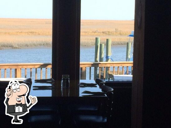 Menu at Island House Restaurant & Marina, Wachapreague