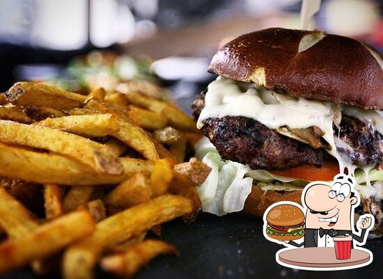 The Crooked Cue, Port Credit, Mississauga, 75 Lakeshore Rd E in ...