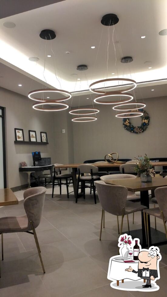 Regency Club in New York City - Restaurant reviews