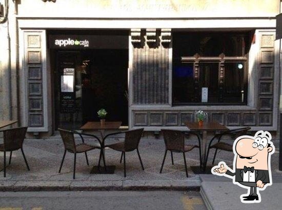 Apple Sushi Restaurant, Girona - Restaurant menu, prices and reviews