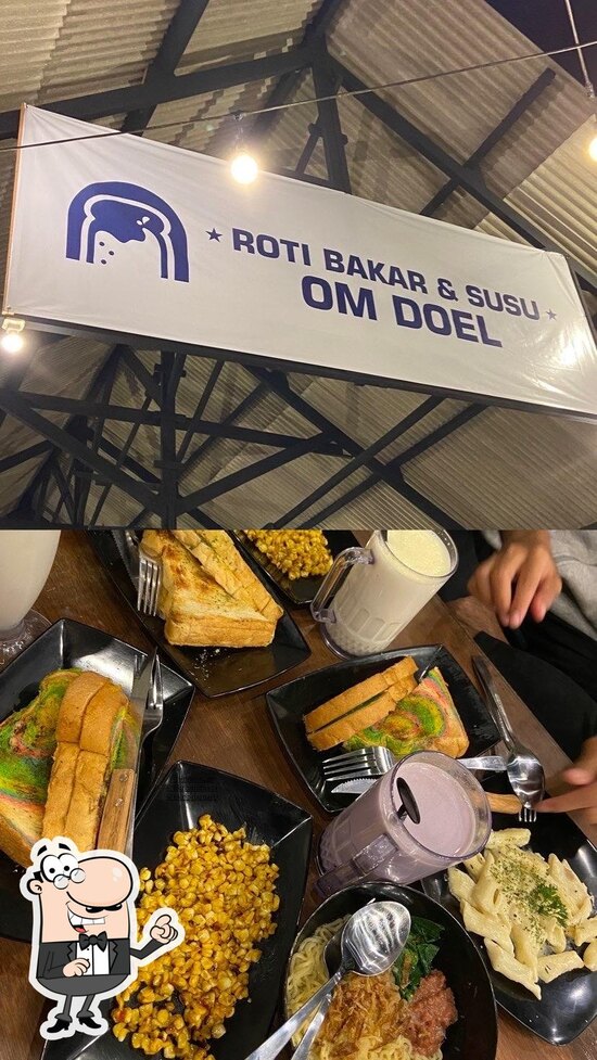 Menu at Roti Bakar dan Susu Om Doel, Malang
