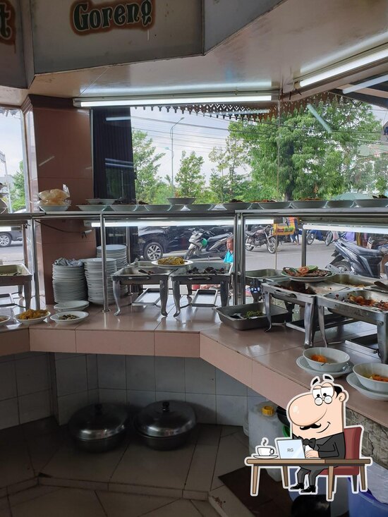 RM Simpang Raya restaurant, Medan, HMR6+6MJ - Restaurant reviews