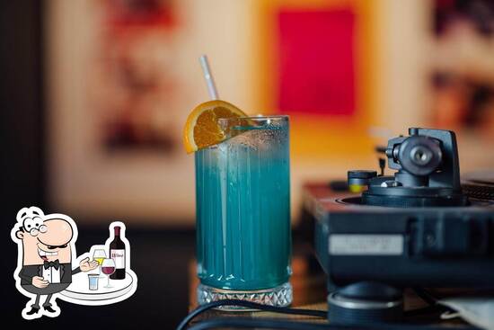 Garrison Gallery & Cocktail Bar in Torpoint - Restaurant reviews