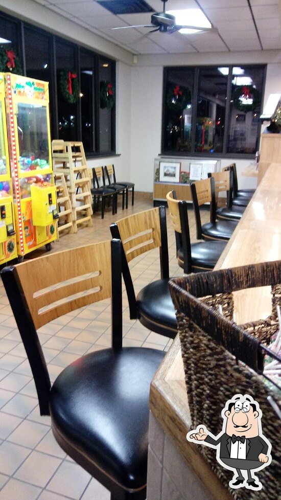 Famous Hot Weiner North Inc, Hanover - Restaurant menu, prices and reviews