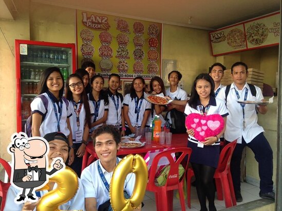 Lanz Pizza restaurant, Mandaue City, 8WMQ+Q94 - Restaurant menu and reviews