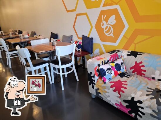 Menu at bumble bee eatery cafe, Hamlyn Heights