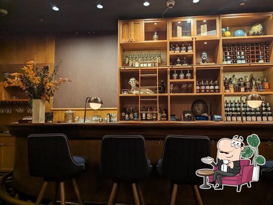 Cherry Circle Room, Chicago - Restaurant menu, prices and reviews