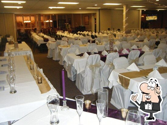 Red Coach Inn & Suites in Red Oak - Restaurant menu and reviews
