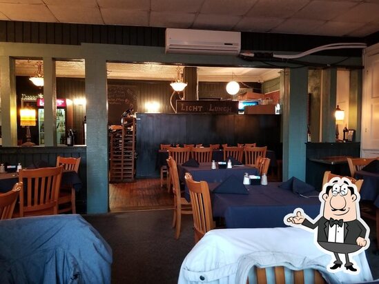 Tin Lizzy, 259 Main Street in Youngstown - Restaurant menu and reviews