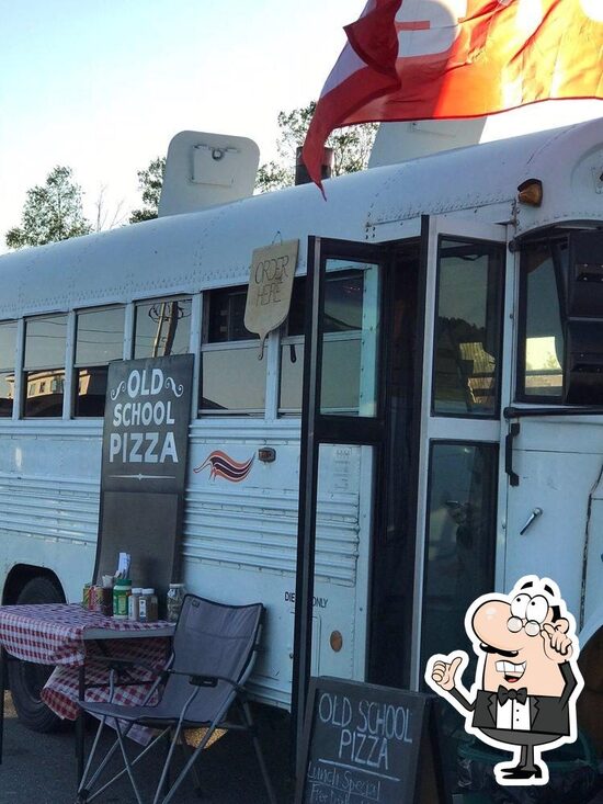 Old School Pizza Bus in Machias - Restaurant reviews