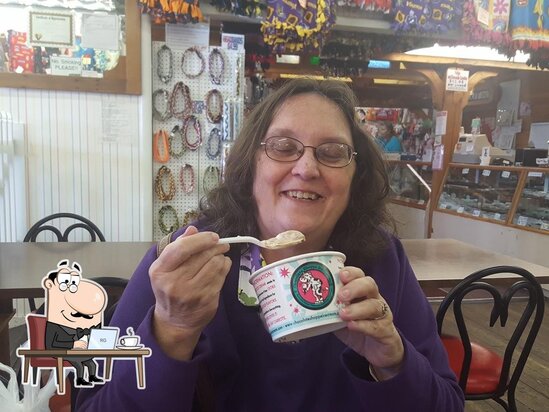 Scoopys Ice Cream And Candy, Wisconsin Dells - Restaurant menu, prices ...