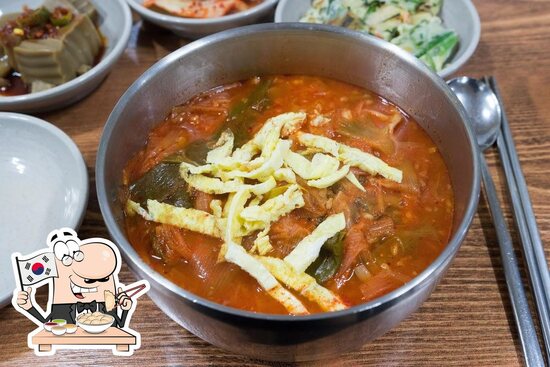 Donggyeong Jeontong Yukgaejang restaurant, Seoul, 647-7 Yeoksam-dong ...
