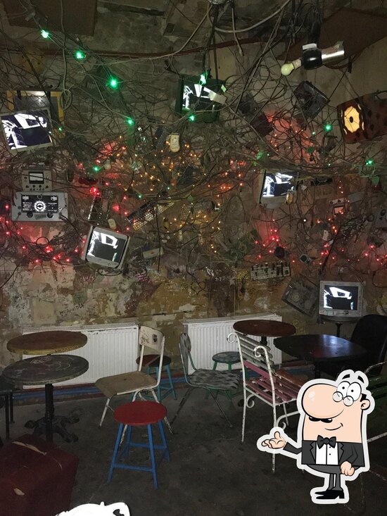 Instant-Fogas Complex club, Budapest - Restaurant reviews