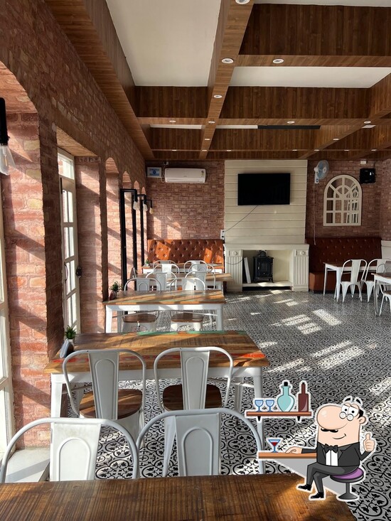Al Baik - Restaurant menu, prices and reviews