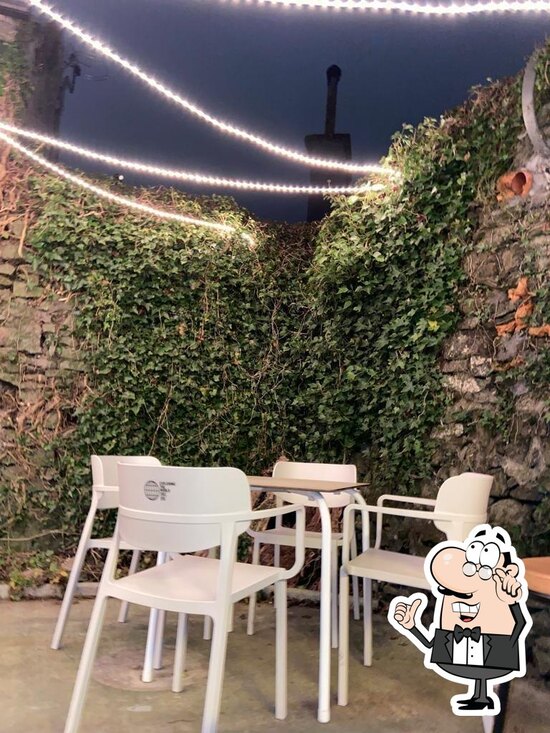 Hanley’s Bar, Claremorris - Restaurant menu, prices and reviews