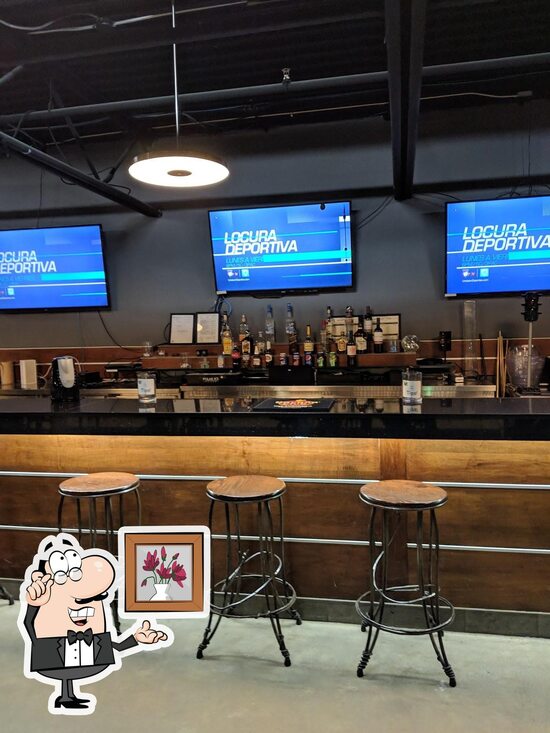La Liga Sports Complex, Toronto - Restaurant menu, prices and reviews