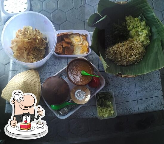 Menu at Nasi Pecel Mbok Na restaurant, Sekarpuro