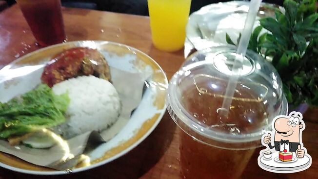 Dens Container Coffee Shop, Meulaboh - Restaurant reviews