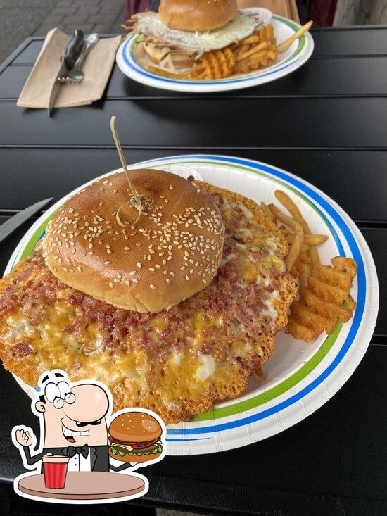 Q Burger in Qualicum Beach - Restaurant menu and reviews