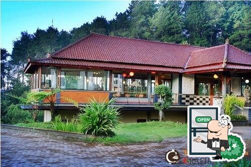 Restoran Sangkuriang - Grafika Cikole restaurant, Lembang - Restaurant ...