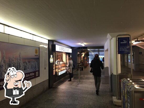Brezelkönig Bahnhof Olten, Olten, Geissfluhweg 19 - Restaurant reviews