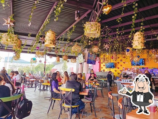 Pub y bar Hacienda Cachanilla, Santiago de Querétaro, Av ...