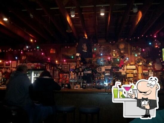 Ernie's Old Time Saloon in Sitka - Restaurant reviews