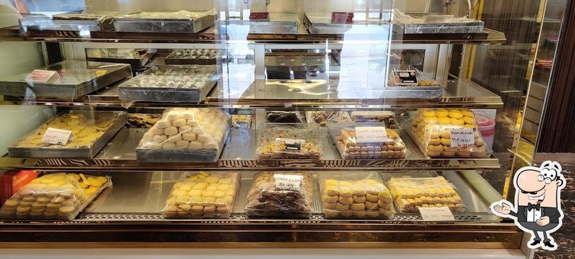 Dhanraj Ranmal Bhatia Best Sweet Shop, Namkeen Shop, Famous Ghotua ...