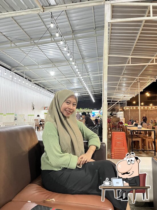 Menu at Ummi Cafe dan Resto, Pajagalan