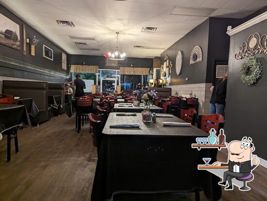 The Pasture (208 N. Broad), Clinton - Restaurant menu, prices and reviews