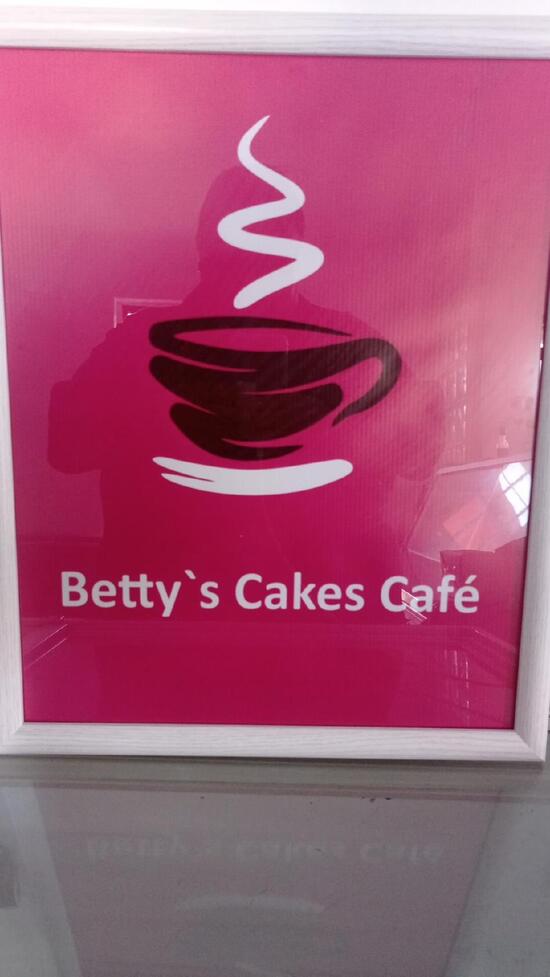 Menu em Betty's Cakes Café, Fernão Ferro