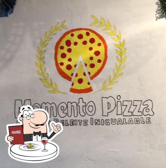 Menu at Momento Pizza restaurant, Mexico City
