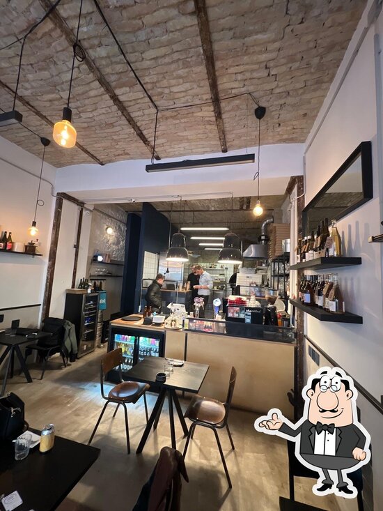 Circo Pizza, Budapest, Opera - Restaurant menu, prices and reviews