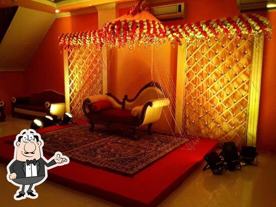 Zora Banquets, Kolkata - Restaurant reviews