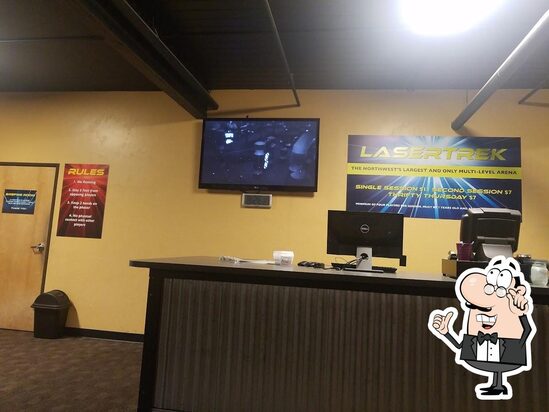 Putters Family Entertainment Center, Eugene - Restaurant menu, prices ...