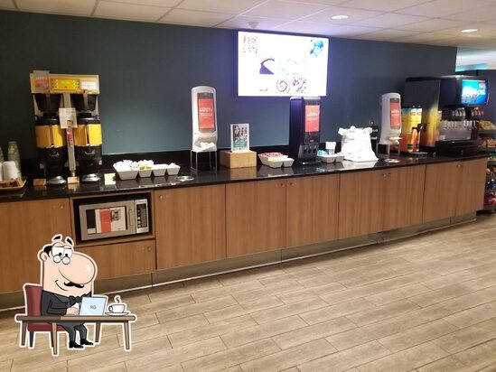 Wingman Café Dining Facility in Universal City - Restaurant reviews
