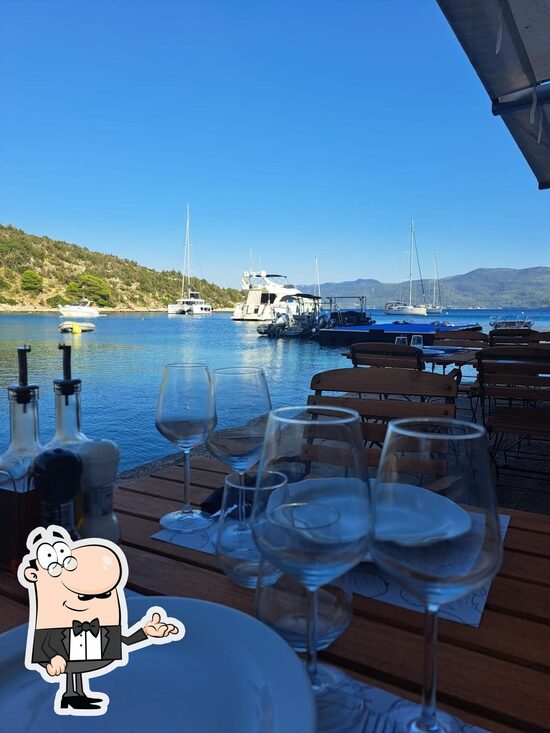Hidden Lagoon Lounge & Beach Bar, Stari Grad - Menu du restaurant, prix ...