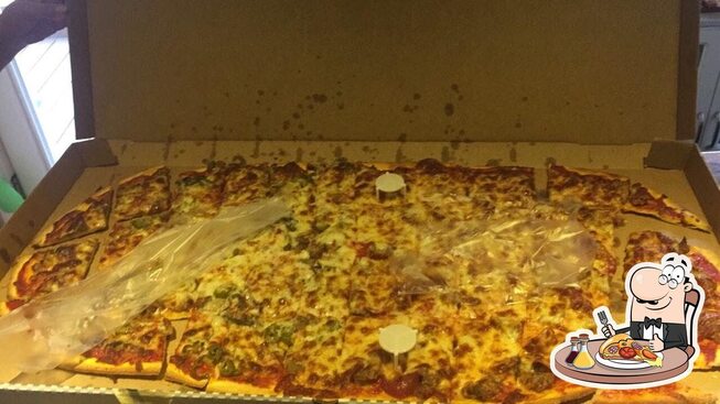 Mama Luna's, 5109 W Fullerton Ave in Chicago - Restaurant menu and reviews