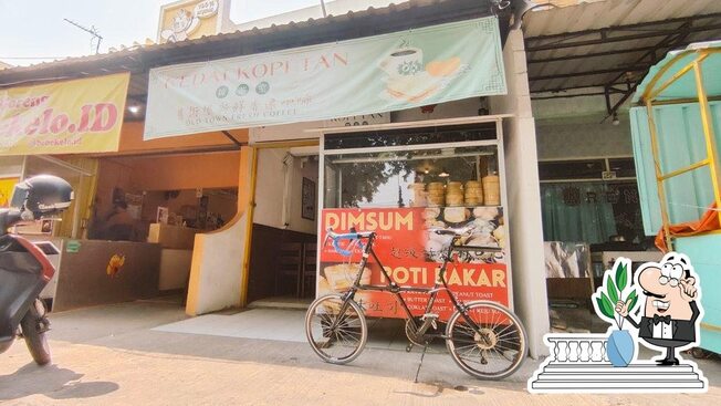 Kedai Kopi Tan, Surabaya - Restaurant reviews
