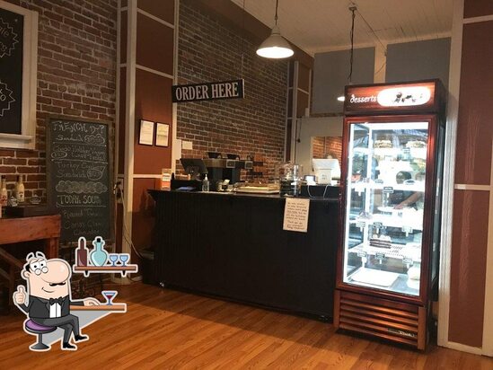 Dawn's Delectables Dessert & Sandwich Shoppe, Centralia - Restaurant ...