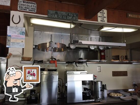 Halfway House Cafe, Santa Clarita - Restaurant menu, prices and reviews Halfway House Cafe, Santa Clarita - Restaurant menu, prices and reviews