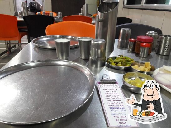 Rajwadi Restaurant, Rajkot, Tulsi Complex - Restaurant reviews