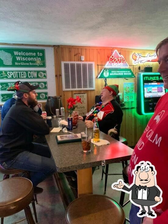 Slicks Bar & Grill in Janesville - Restaurant menu and reviews