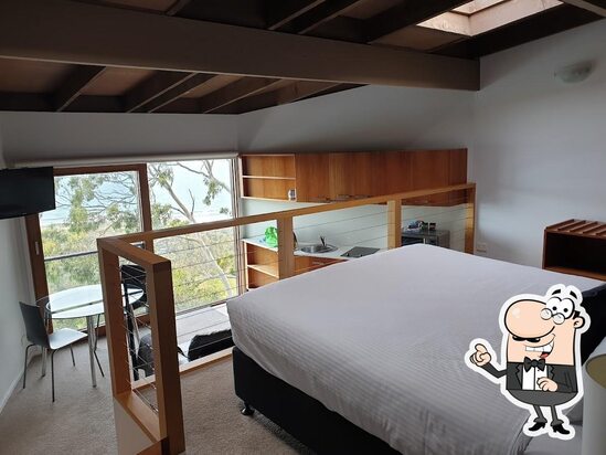 Chris's Beacon Point Restaurant & Villas Accommodation, Skenes Creek ...
